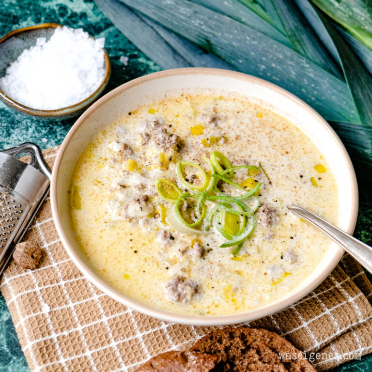 Klassische Käse-Lauch-Suppe mit Hackfleisch - einfach & lecker