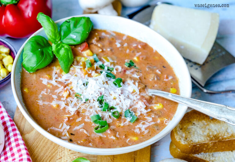 Pizzasuppe Rezept - schnelle und einfache Partysuppe