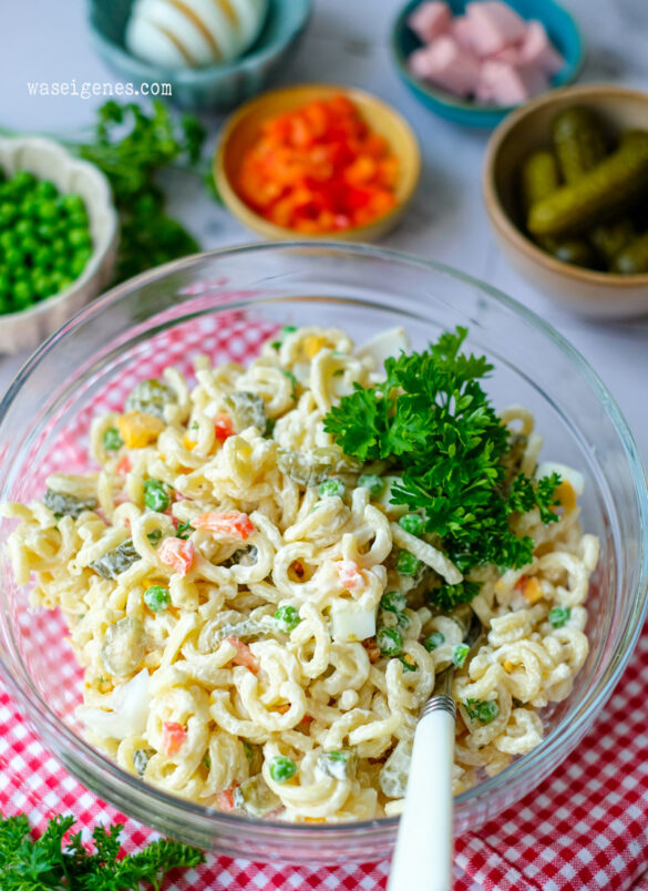 Nudelsalat - Rezept für den beliebten Salatklassiker