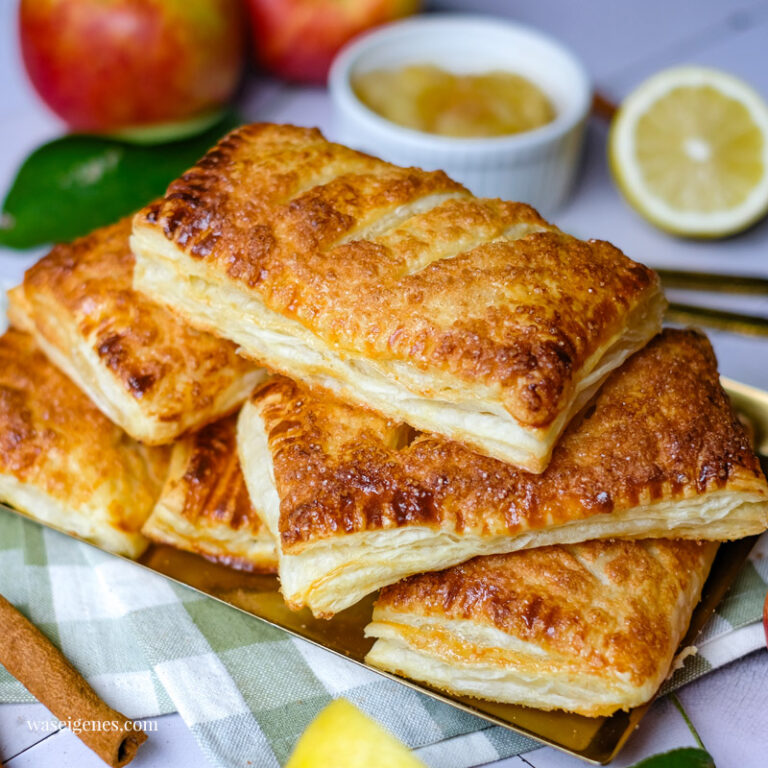 Apfeltaschen - knusprige Blätterteigtaschen mit Apfelmus