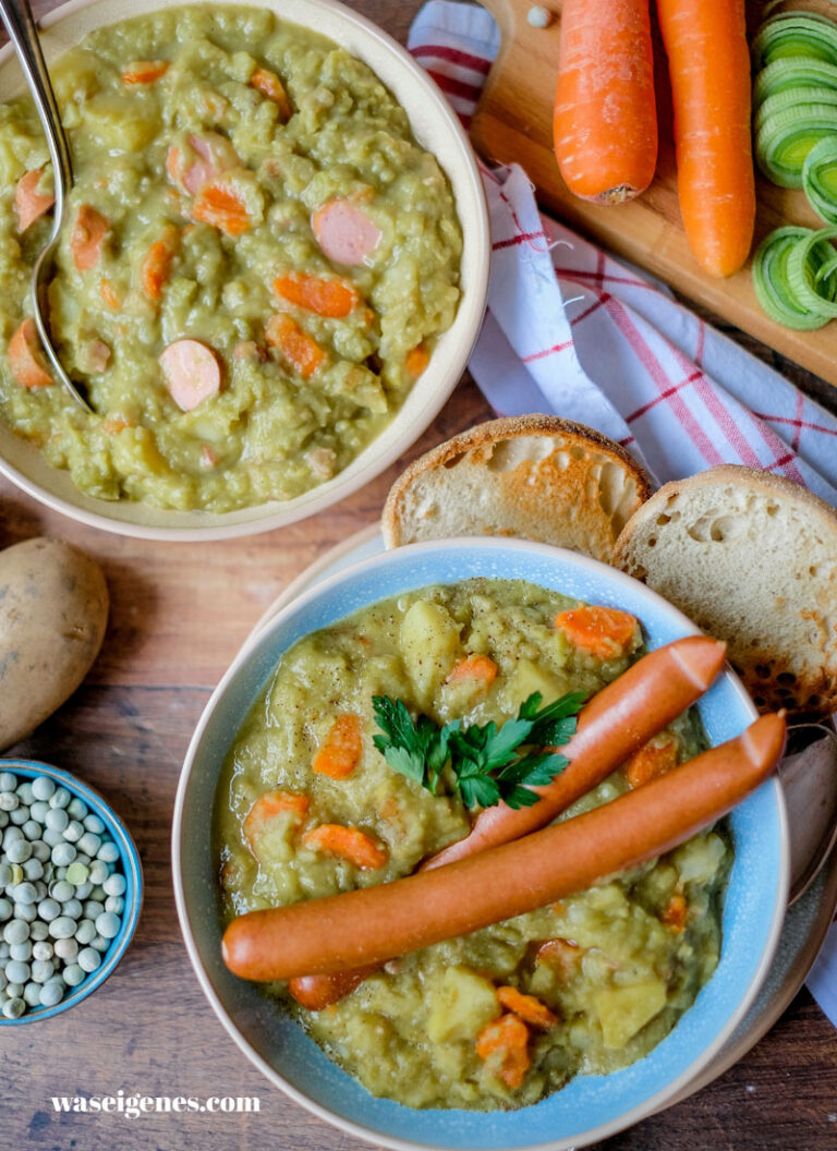 Klassische Erbsensuppe wir bei Oma - mit Würstchen und Speck!