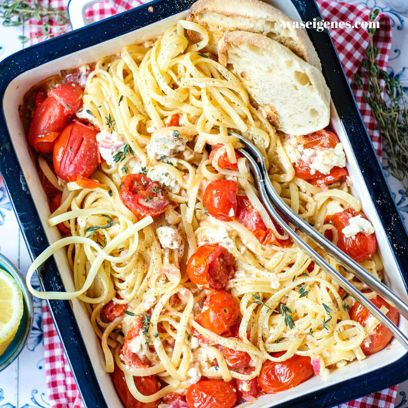 Baked Feta Pasta - Ofenhit, der in 30 Minuten auf dem Tisch steht!